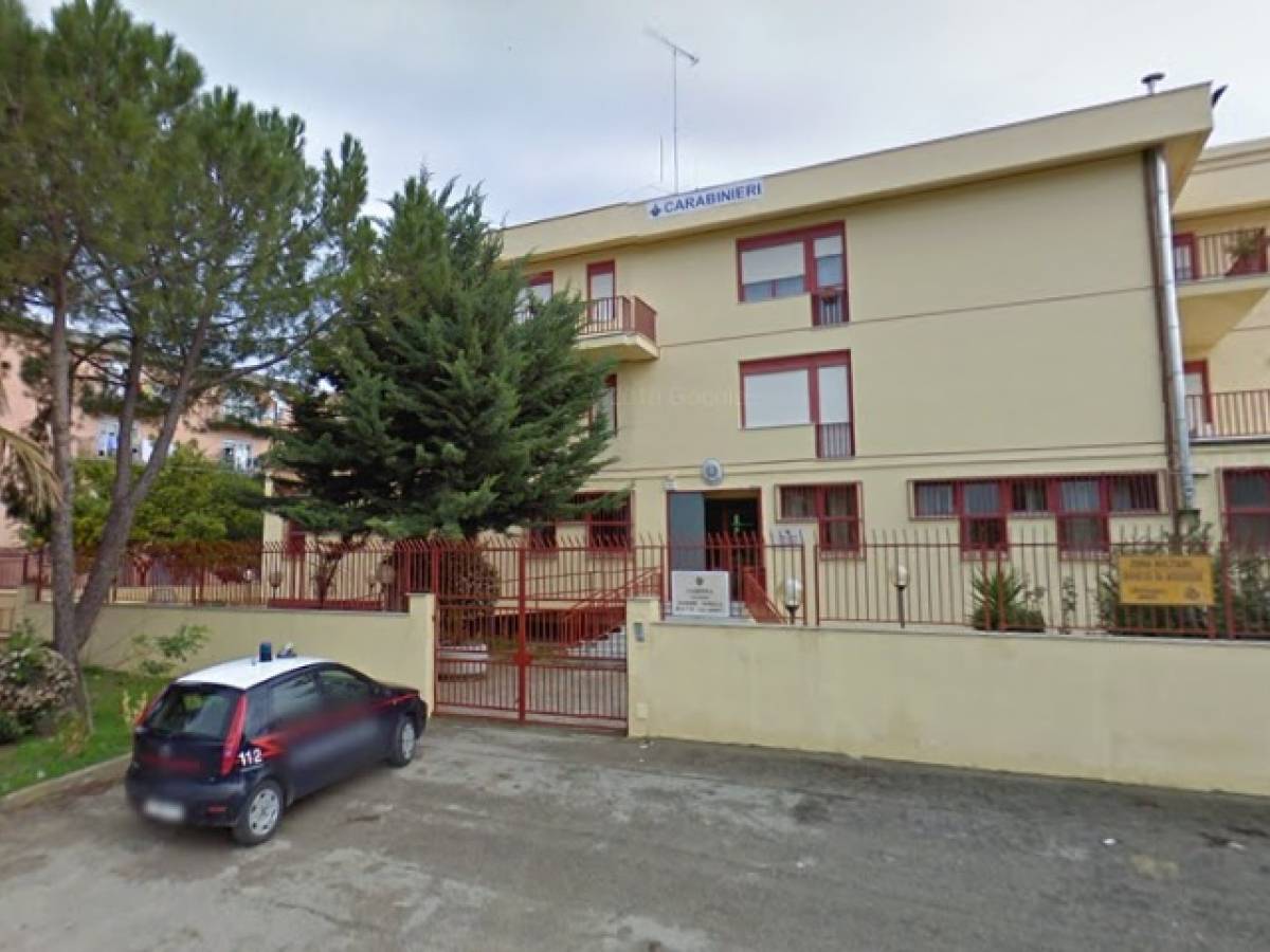 Era odontotecnico, ma faceva il dentista: denunciato dai carabinieri ... Era odontotecnico, ma faceva il dentista: denunciato dai carabinieri ...